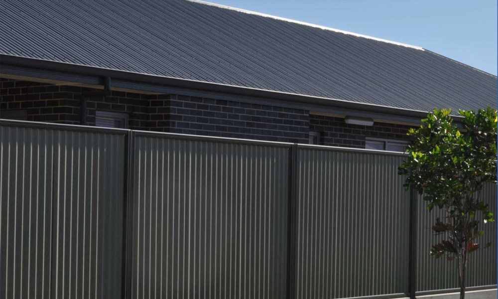 Bushfire protection with steel fencing - Get Building